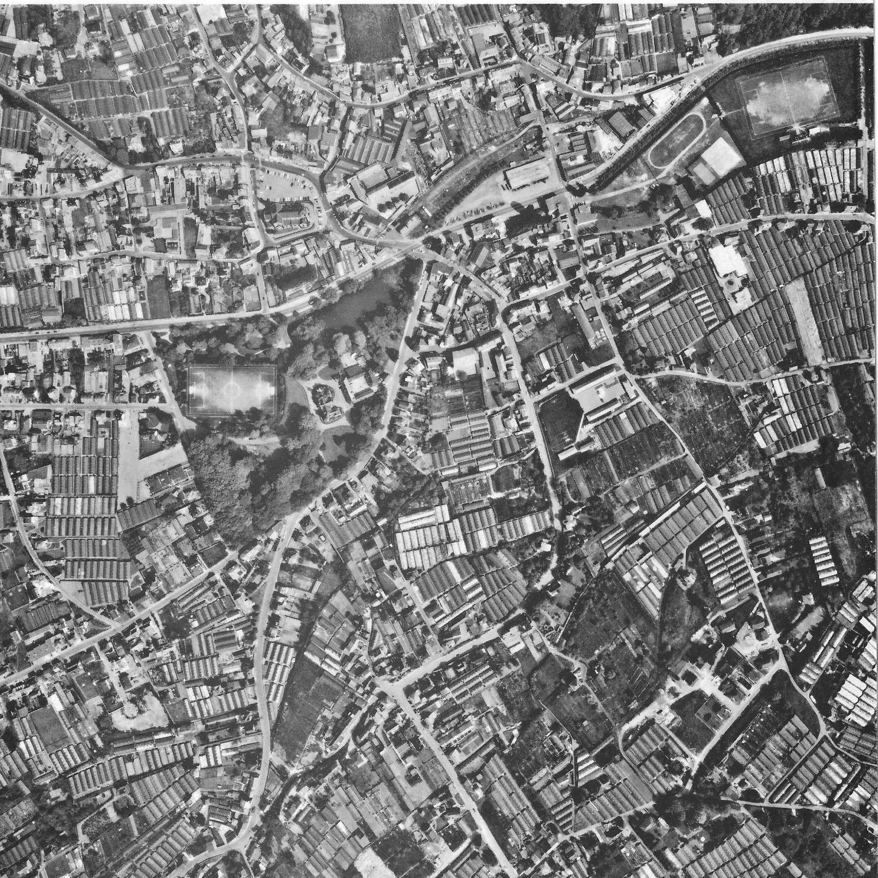 Luchtfoto dorp – Luchtfoto van het centrum – Hoeilaart Weleer